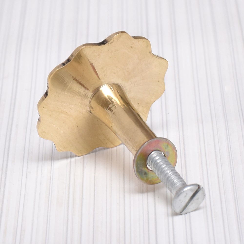 White and Golden Mother of Pearl Flower Drawer Knobs