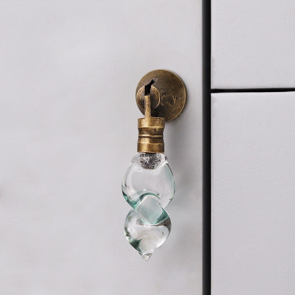 Decorative Glass Pull Teardrop Wardrobe Knob